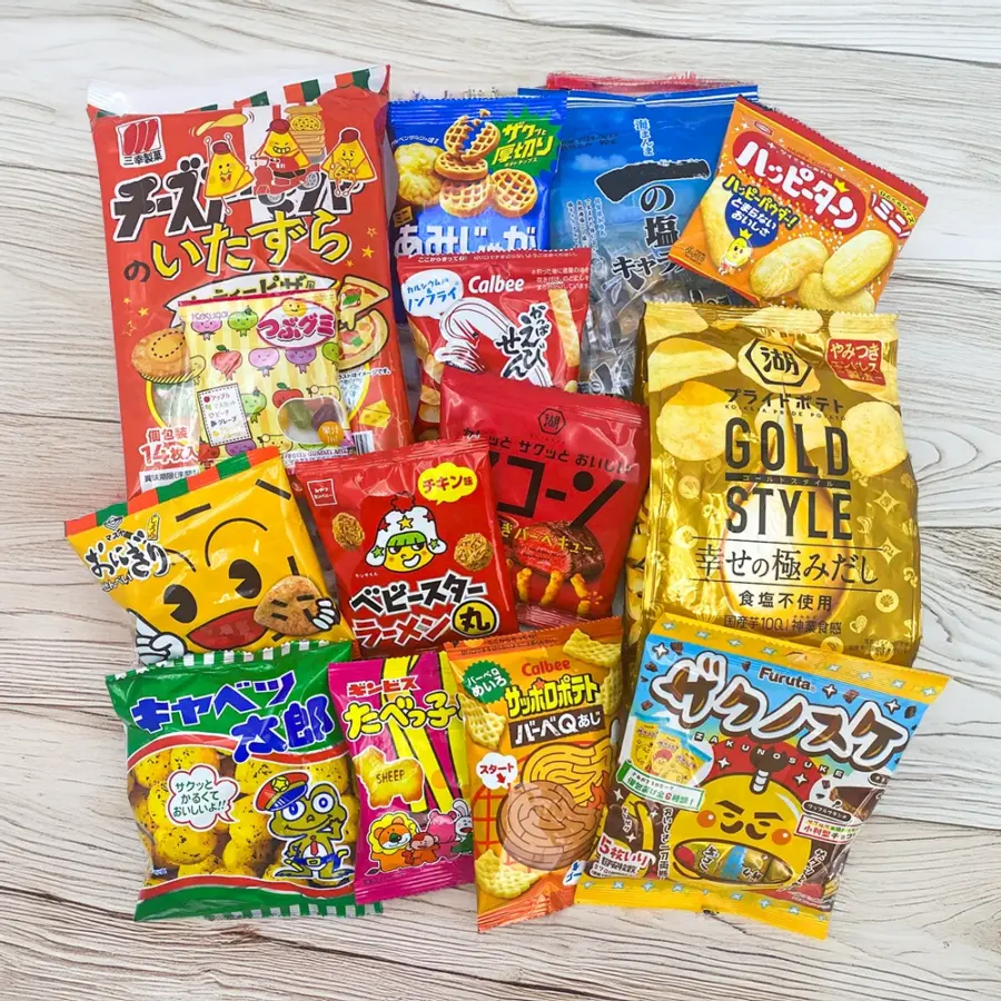 Japanese Snack Variety Box - Popular Chips, Rice Crackers & Candy ...