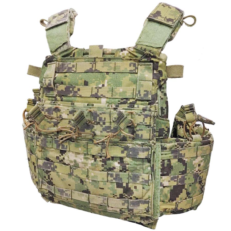 20100426 激レア!! EAGLE AERO MMAC-R プレートキャリアー *AOR2／Mサイズ／M4ポーチ3個セット／NAVY ...