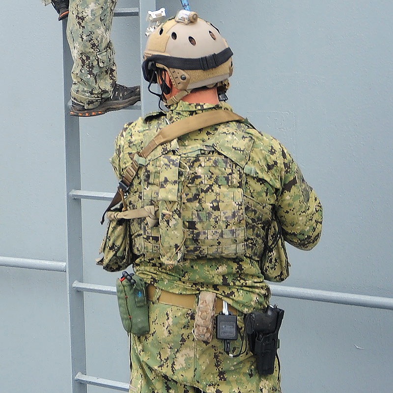 20060081 激レア!! EAGLE MMAC-R リリーサブルマルチミッションアーマーキャリアー *AOR2／Mサイズ／NAVY ...