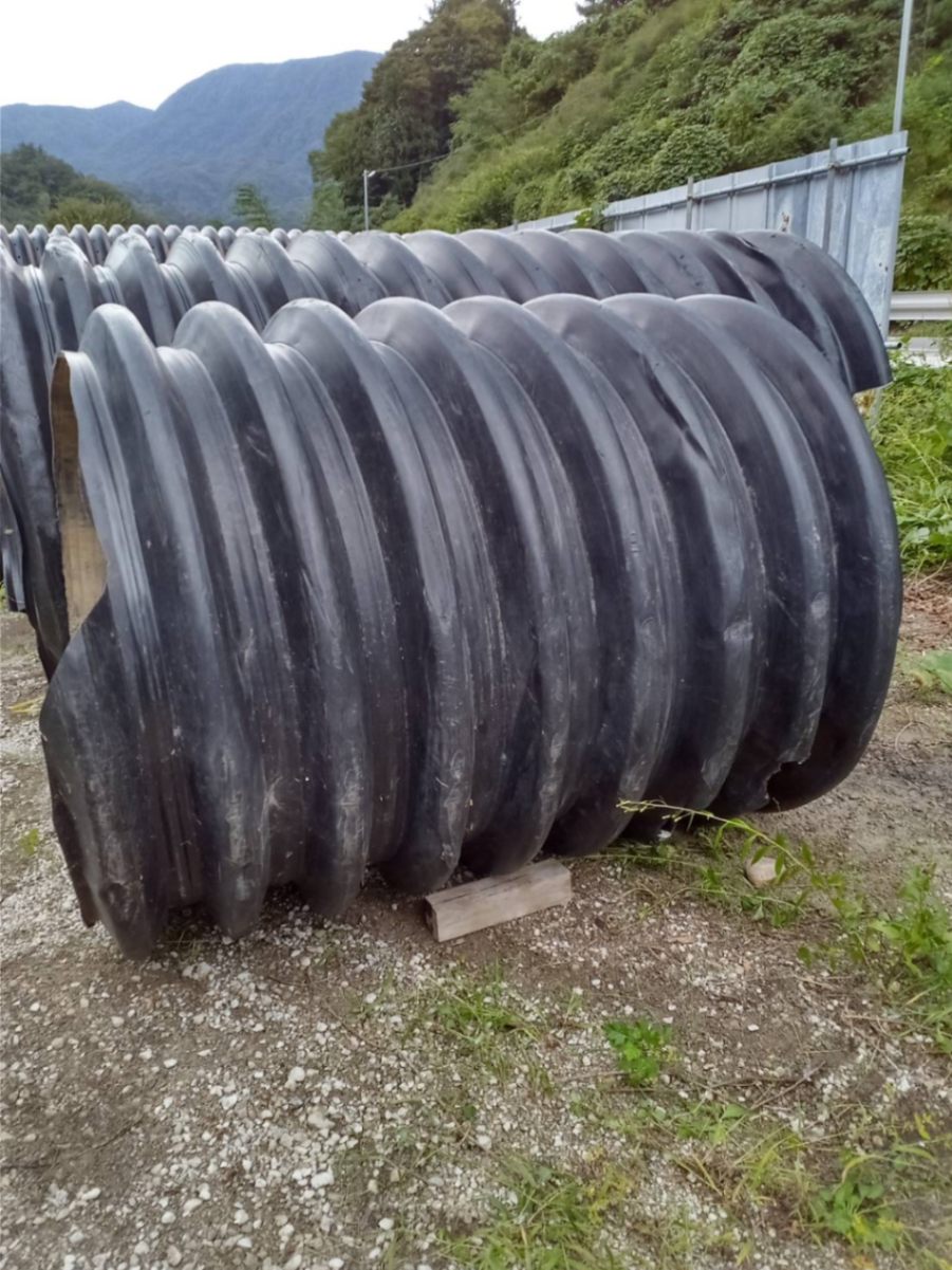 高密度ポリエチレン管ダブル 暗渠管 Φ1650-2.5M｜資材館.com