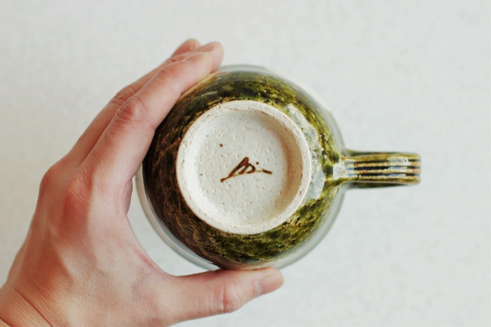 美濃焼き マグカップ 織部椿 290cc 大きめ 食器 おしゃれ 陶器 ME-2C コーヒーカップ 大きい ティーカップ たっぷり 花 柄 絵 ...