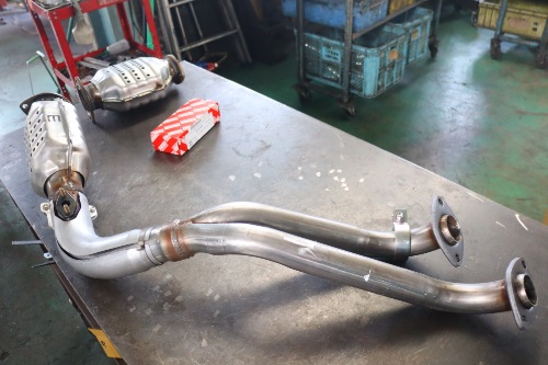 トヨタ ランクル80 ワンオフマフラー 【型式：―】 | ワンオフ製作事例 | SUXON RACING