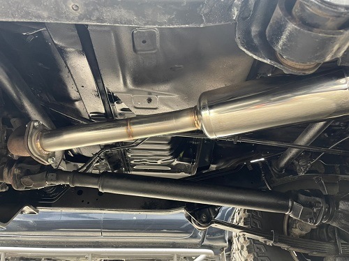 トヨタ ランクル70 ワンオフ マフラー 【型式：U－HZJ77V】 | ワンオフ製作事例 | SUXON RACING