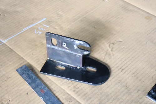 トヨタ ランドクルーザー100 グリルガード加工取付 【型式：UZJ100W】 | ワンオフ製作事例 | SUXON RACING