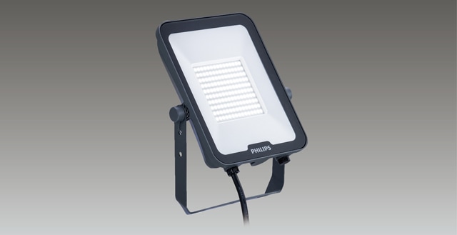 (手配品) LED小形投光器光源色3色搭載タイプ 5500lmクラス 調光不可 ブラック BVP158_55B 東芝 (BVP15855B ...