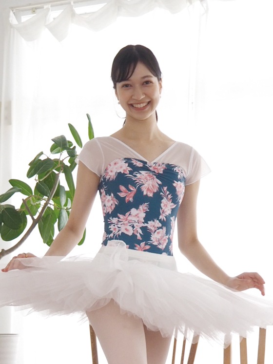 【Chacott】ストレッチクラシックボン 0001 MRサイズ 在庫品 即出荷可能の商品詳細 | バレエ・ダンス用品店 赤い靴