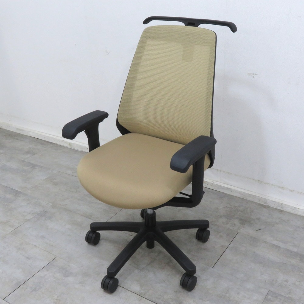 ITOKI イトーキ ノナチェア KZ-330PG-T1Y3 肘付き オフィスチェア ベージュ/ブラック リクライニング メッシュ YH11406 中古オフィス家具 配送サイズ220