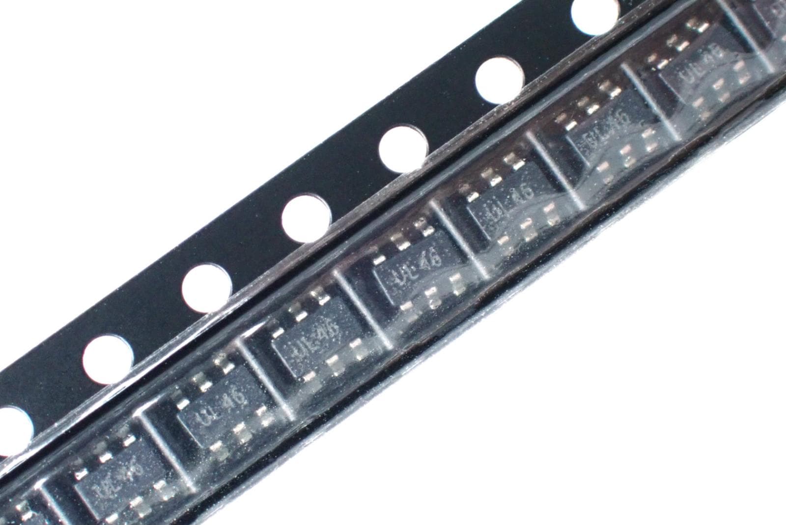 STMicroelectronics SMD USB TVSダイオードアレイ 単方向 Very low capacitance ESD ...