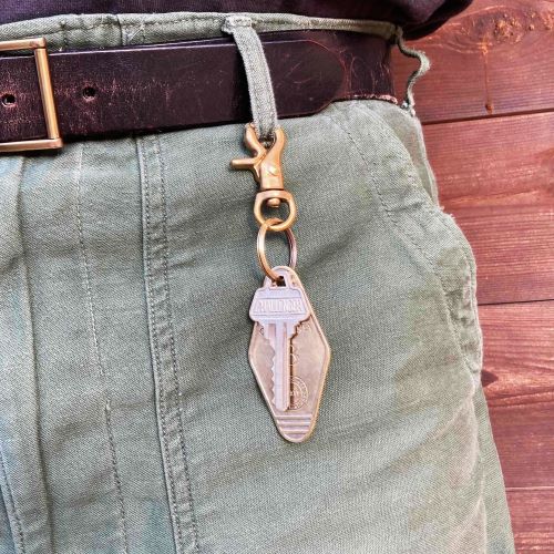 HEAVY MOTEL KEY HOLDER の販売【CHARCOAL*GREEN】公式オンラインストア