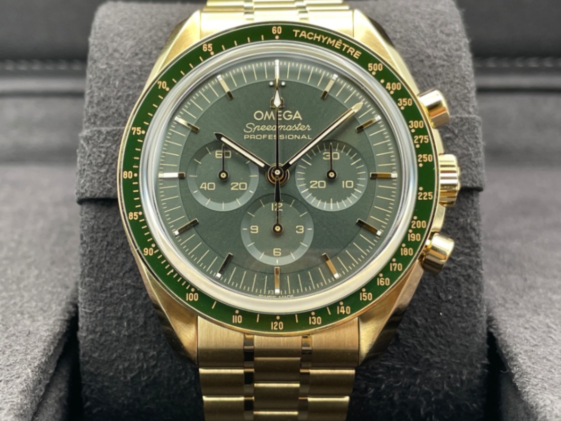 OMEGA スピードマスター ムーンウォッチ プロフェッショナル コーアクシャル マスタークロノメーター クロノグラフ 42mm グリーン ...