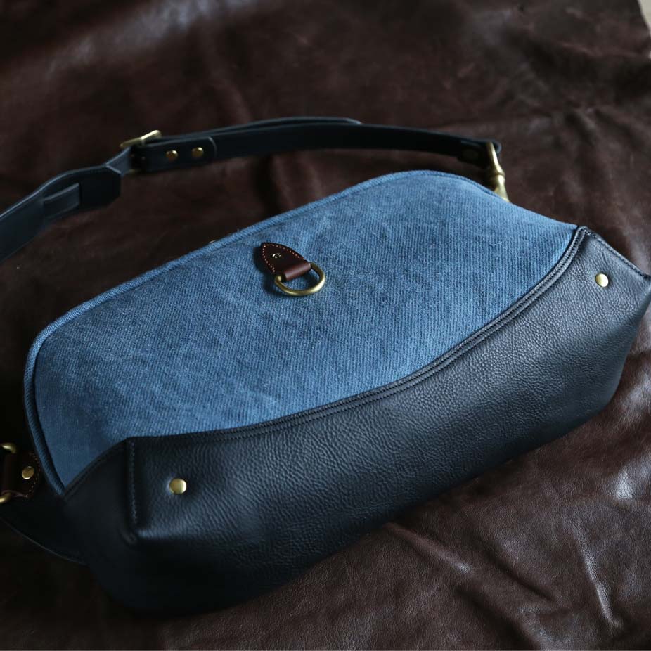 ショルダーバッグ "vagare(ヴァガーレ)" ヴィンテージブルー | Bag | コバルトレザーワークス