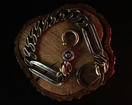 "STARE" EDGY KeyChain -COMBI | すべての商品 | Accessorys -Dirty Daze Daddy-