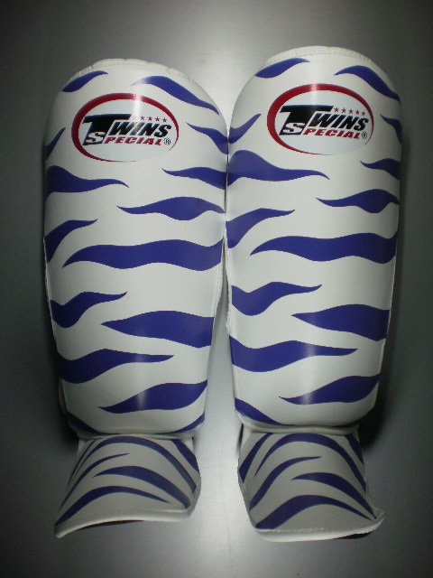 レガース （ツインズ） ゼブラ デビルSP 【白／紫】 | レガース,ツインズ【ゼブラ】 | | ムエタイショップ TEAM DEVIL666