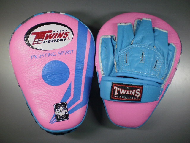 パンチングミット （ツインズ） 湾曲 NEWライン デビルSPⅡ 【ピンク／水色】 1組 | ミット,パンチングミット | | ムエタイショップ TEAM DEVIL666