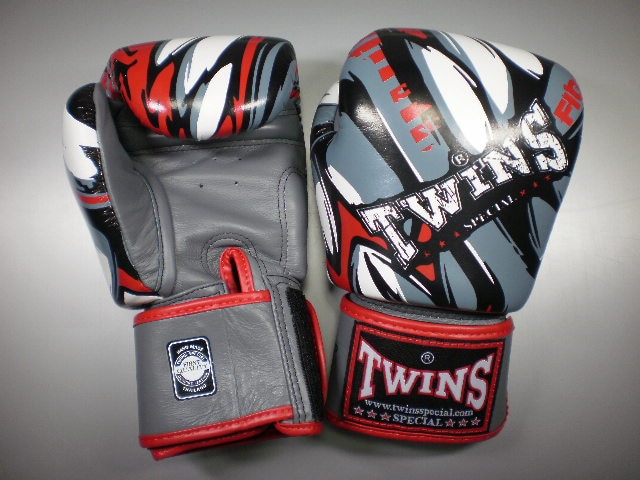 オンスグローブ （ツインズ） 【デーモン】 | グローブ,ツインズ【デーモン】 | | ムエタイショップ TEAM DEVIL666