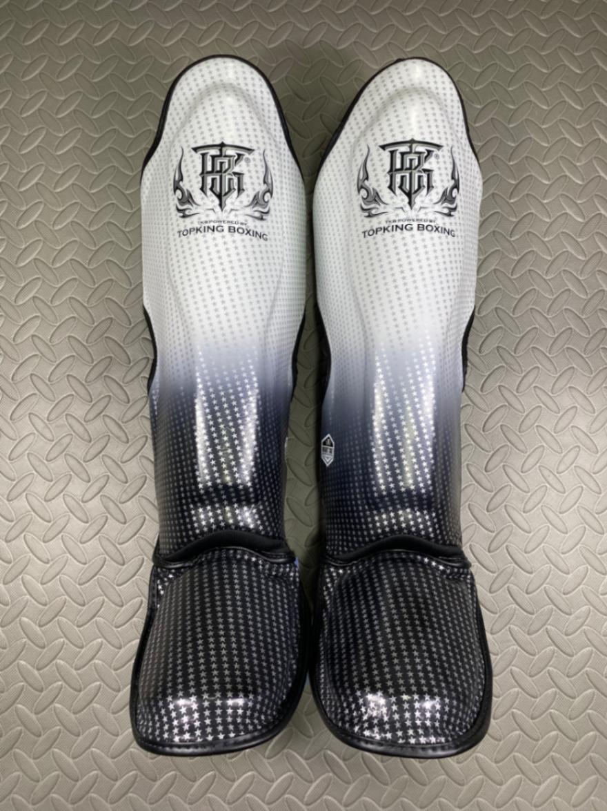 レガース （トップキングボクシング） スター 【白／黒】NEWロゴ | レガース,トップキングボクシング【スーパースター】 | | ムエタイ ...