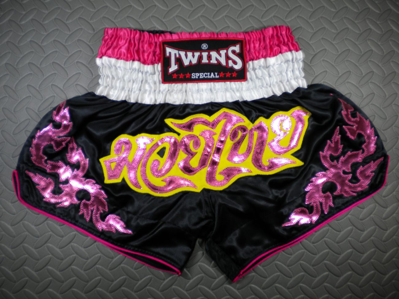 トランクス （ツインズ） 黒・ピンク柄／ウエストピンク・白 【3Sサイズ】 | トランクス,ツインズ | | ムエタイショップ TEAM DEVIL666