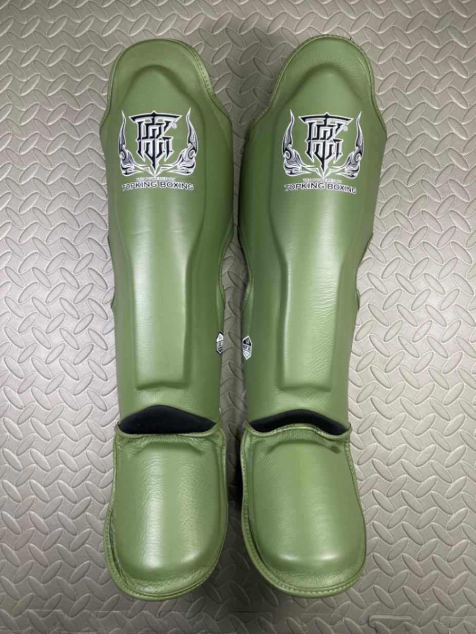 レガース（トップキングボクシング）無地【カーキ】NEWロゴ | すべての商品 | | ムエタイショップ TEAM DEVIL666