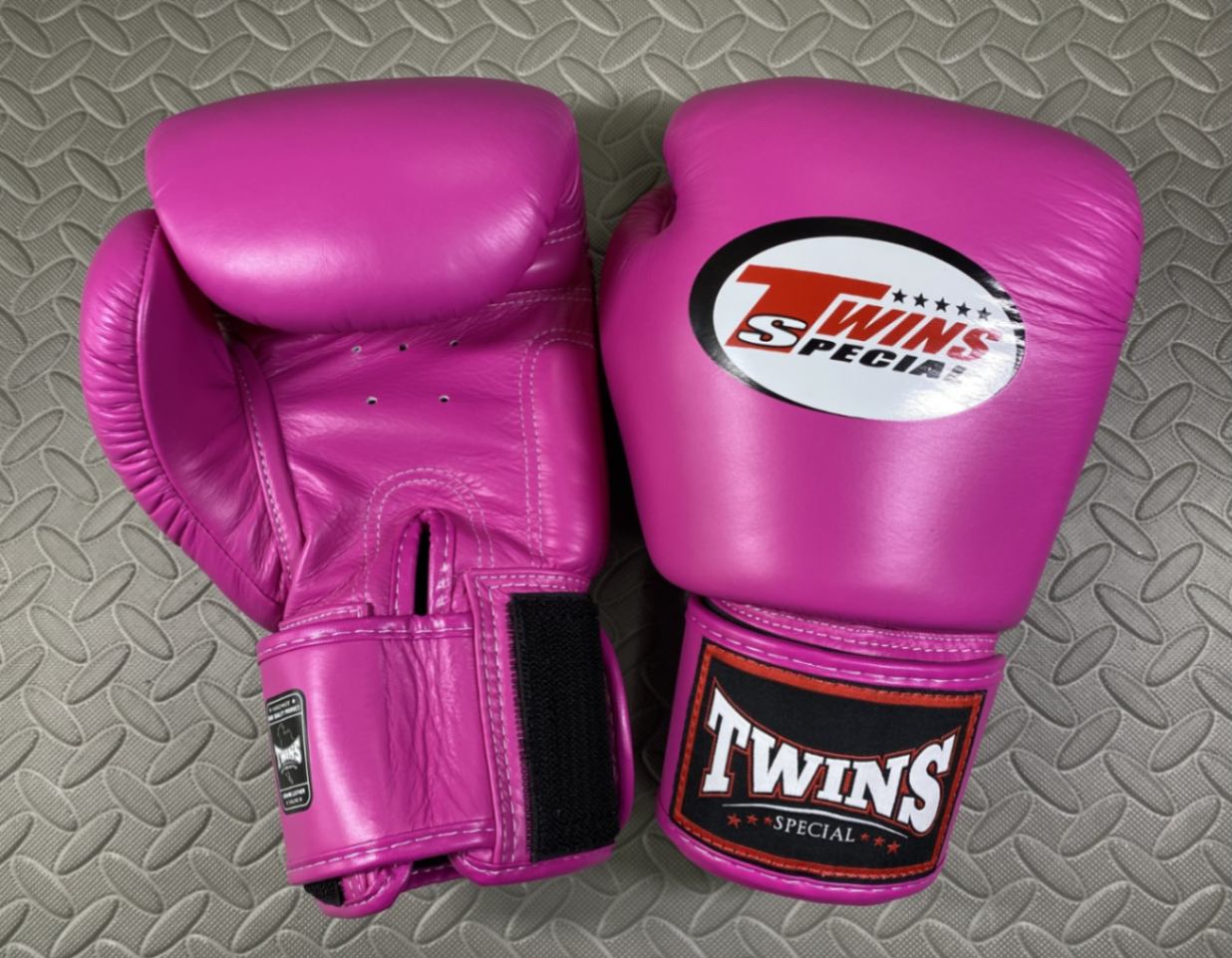 オンスグローブ（ツインズ）無地【ダークピンク】 | グローブ,ツインズ【無地】 | | ムエタイショップ TEAM DEVIL666