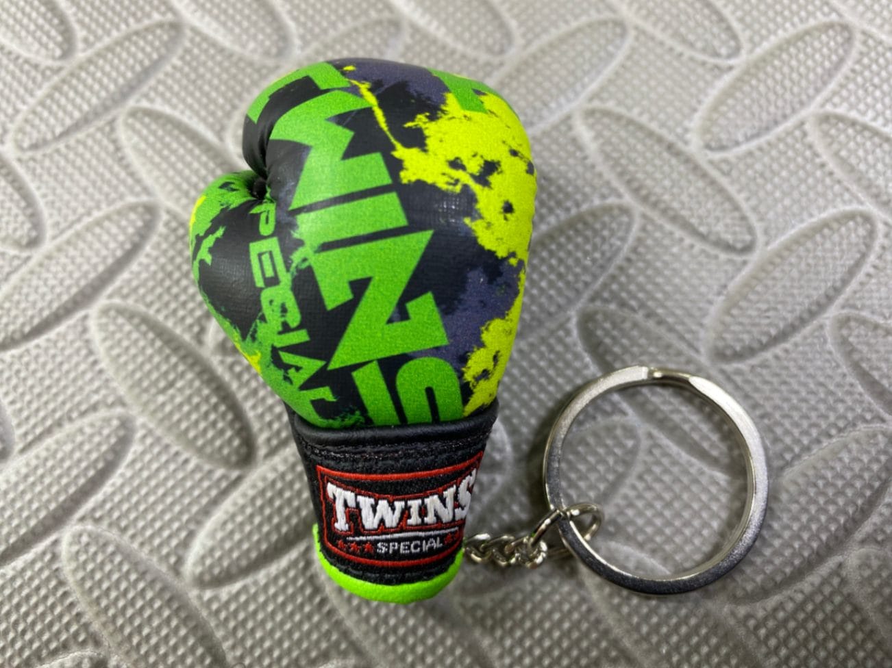 グローブキーホルダー（ツインズ）キャンディ【黄緑】 | キーホルダー＆ストラップ,グローブ （ツインズ） | | ムエタイショップ TEAM ...