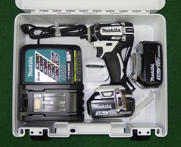 マキタ TD149DRFXW 18Vインパクトドライバ 最大締付トルク:165N・m 3.0Ahバッテリ2個付セット 防塵防滴 高性能&ベーシックタイプ 白 新品 | 穴あけ・締付,インパクト ...