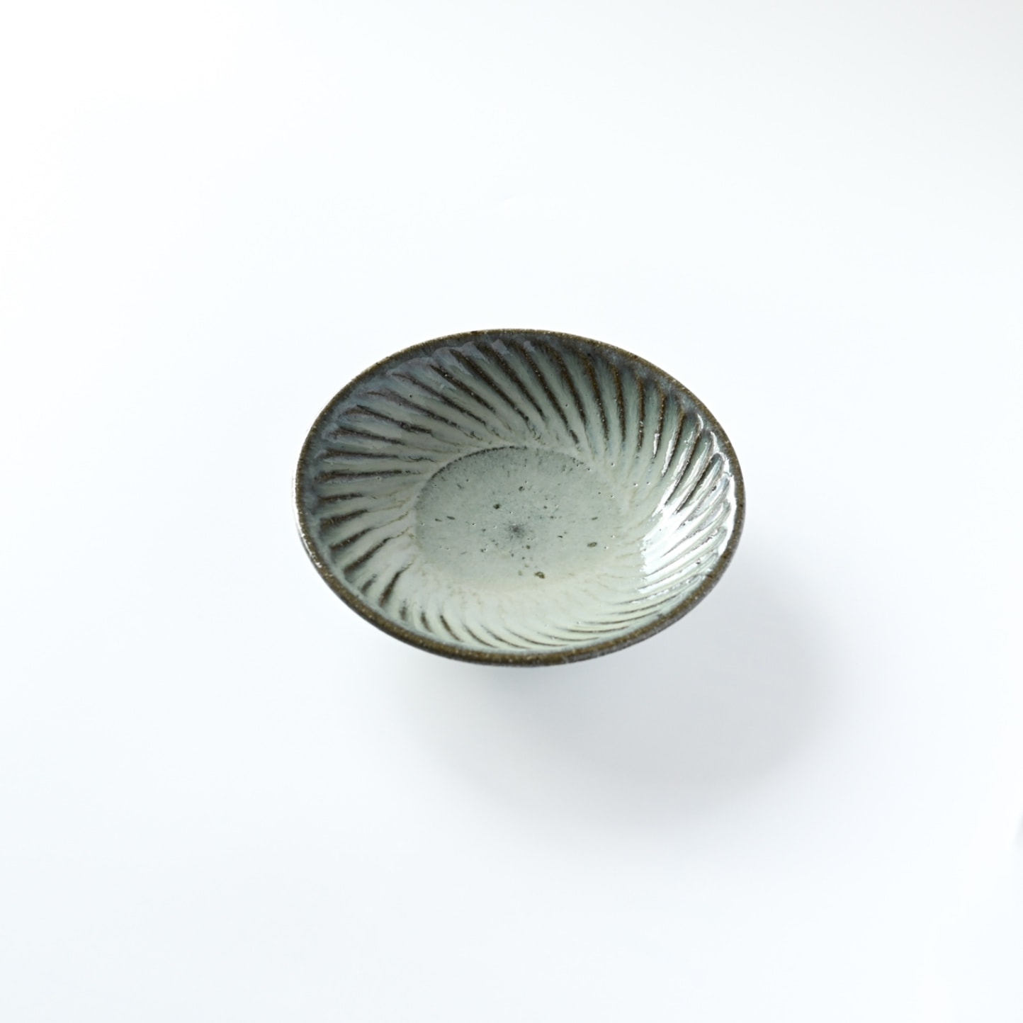 工房つちみ / 5寸皿 しのぎ green | 作り手,工房つちみ | 和食器通販 eyl utsuwa(エイル ウツワ)