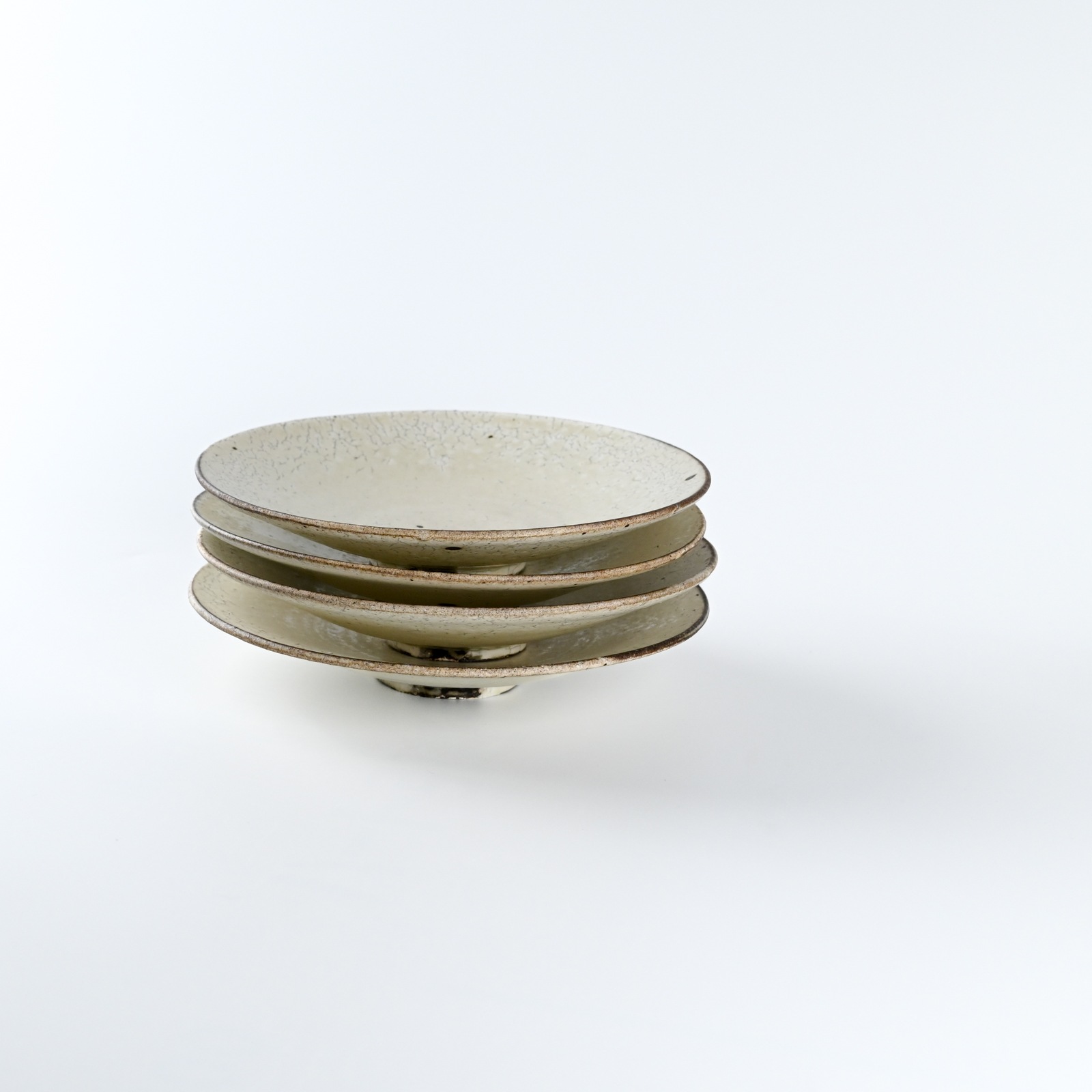 下村淳 / 5.5寸皿 粉引 ルチル釉 | 作り手,下村淳 | 和食器通販 eyl utsuwa(エイル ウツワ)