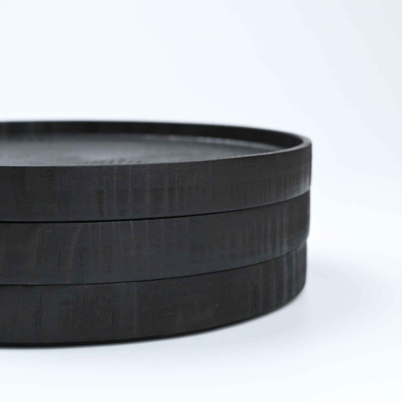森下綾 / リム皿 7寸 黒色 | 作り手,森下綾 | 和食器通販 eyl utsuwa(エイル ウツワ)