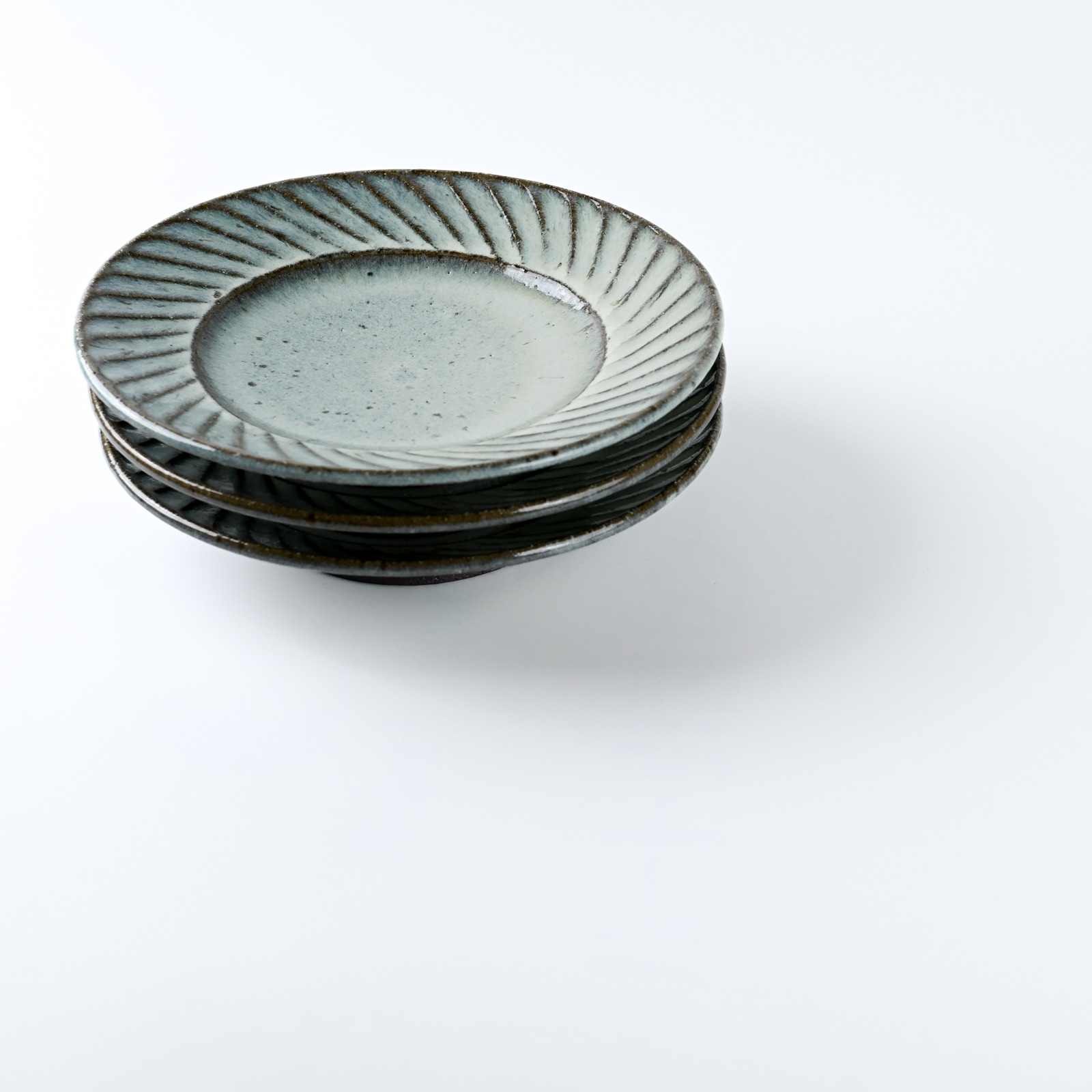 工房つちみ / 7寸リム皿 しのぎ green | 作り手,工房つちみ | 和食器通販 eyl utsuwa(エイル ウツワ)