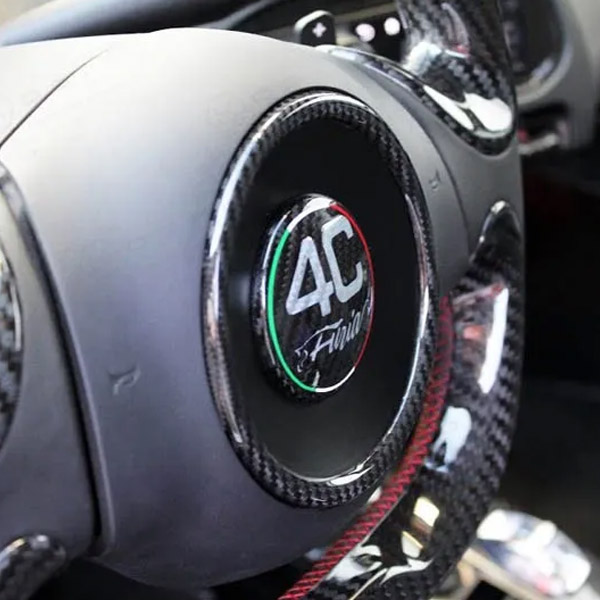 KOSHI Alfa Romeo 4C カーボンエンブレムカバーキット｜ラテン車の雑貨とパーツ通販 FLATOUT