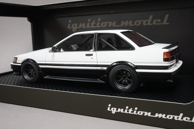 1/18 イグニッションモデル IG0552 トヨタ Toyota Corolla Levin 2Door GT Apex (AE86) White/Black, Boost Gear ミニカー通販