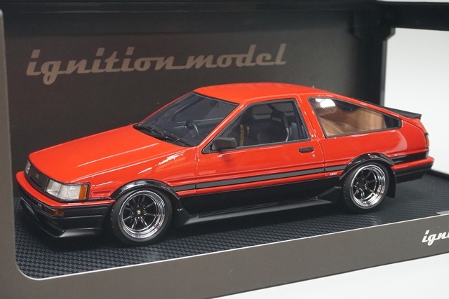 1/18 イグニッションモデル IG0545 トヨタ カローラ レビン (AE86) 3-Door GT Apex レッド/ブラック, Boost Gear ミニカー通販