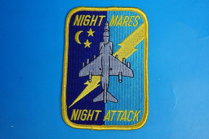 ワッペン USMC アメリカ海兵隊 NIGHT MARES/ナイトメア NIGHT ATTACK/ナイトアタック 角形 ベルクロなし/中古 ...