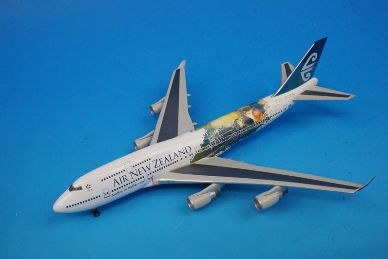 1/400 B747-400 ニュージーランド/ロードオブザリング 2つの塔 フロド＆サム ZK-NBV [ST747] BIG ...