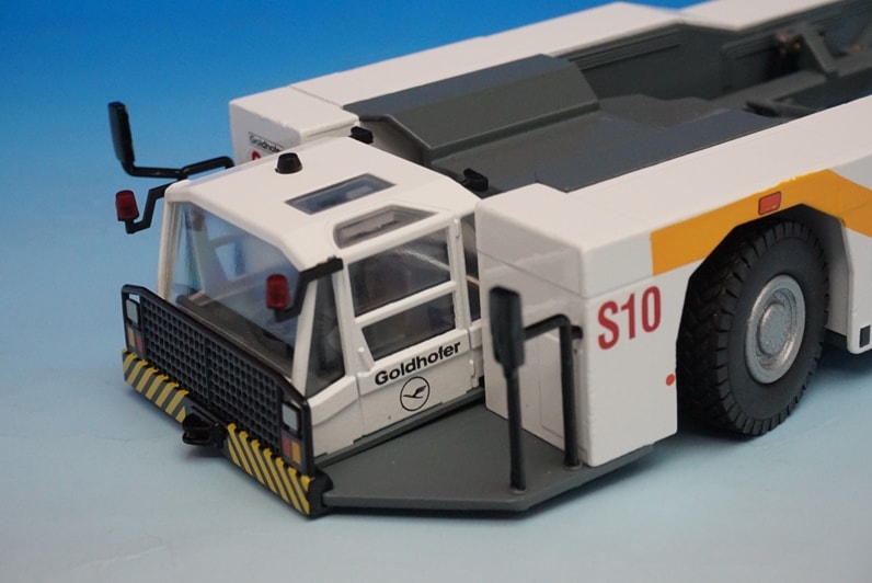 1/200 Flugzeugschlepper Goldhofer AST-1 Lufthansa LEOS [5513/02] Conrad ...