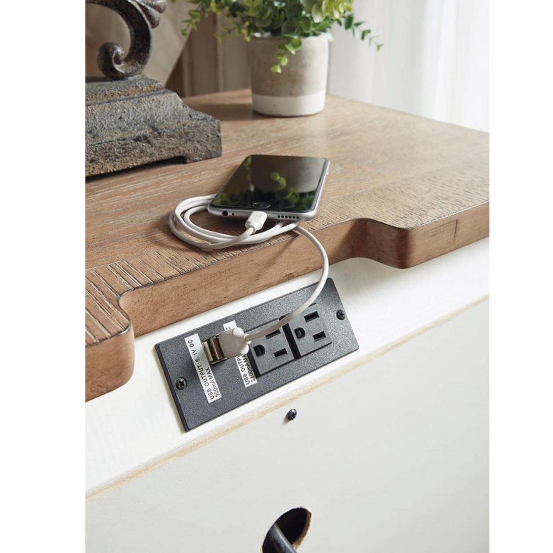 【ASHLEYオフィシャルショップ】Realyn Night Stand [size:W69 D43 H70cm] B743-93 ...