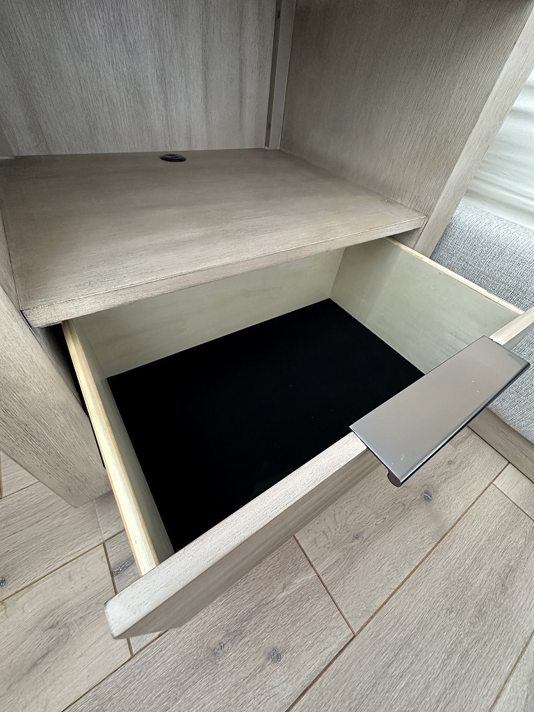 【ASHLEY】Hennington Nightstand [size:W70 D43 H68cm] B756-91 | テーブル,ナイトテーブル | FUJIKA オンラインストア