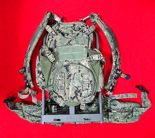 BEAVER TAIL PACK AOR2 | EAGLE / ALLIED INDUSTRIES,BACKPACKS & BAGS | 特殊 ...