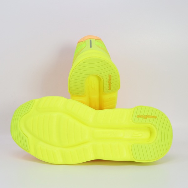 ランニング,ランニングシューズ(クッション・厚底),レディースランニングシューズのゴーラン スワールテック スピード - アルティメット ...