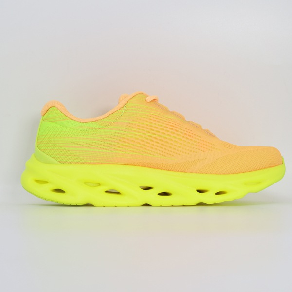 ランニング,ランニングシューズ(クッション・厚底),レディースランニングシューズのゴーラン スワールテック スピード - アルティメット ...