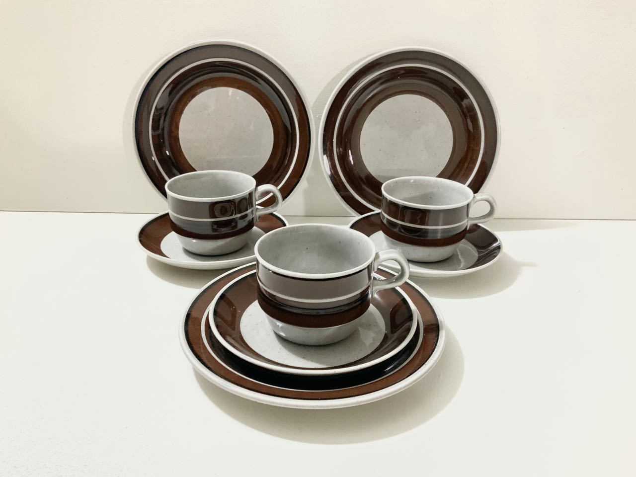 【レンタル】 北欧ヴィンテージ・レトロ Rorstrand Isolde トリオ3客セット | 北欧陶器 | ANTIKAとモダン.｜アンティーク・ヴィンテージ・キュリオス・エスニック・レトロ ...