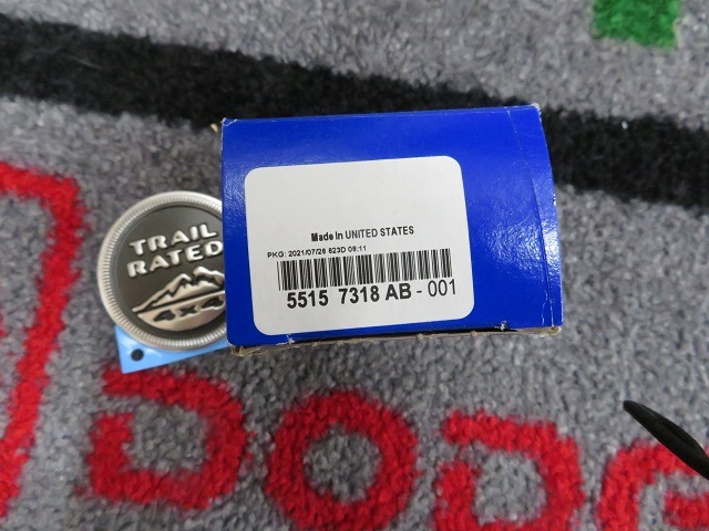 【エンブレム】 ジープ Trail Rated 2005～2018年頃まで ラングラー グランドチェロキー 他車 ダークグレー ...