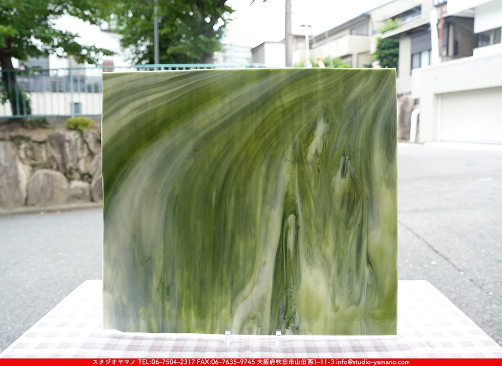 ココモ_K_NN04(0)_A_734202500009_写真の1/4が基本サイズ_20cm×22cm ｜ステンドグラスのスタジオヤマノ