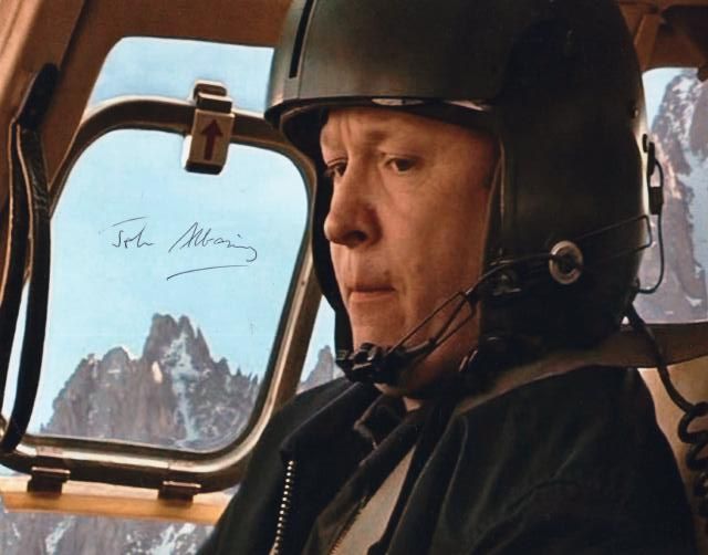 ジョン・アルバシニー直筆サイン入り写真 007/ワールド・イズ・ノット・イナフ UACCRD永久保証