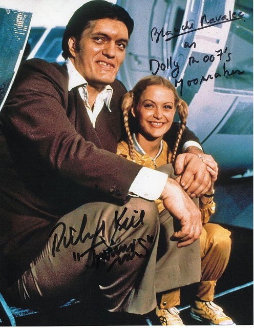 『007 ムーンレイカー』キャストby2名直筆サイン入り写真 007 Moonraker UACCRD永久保証