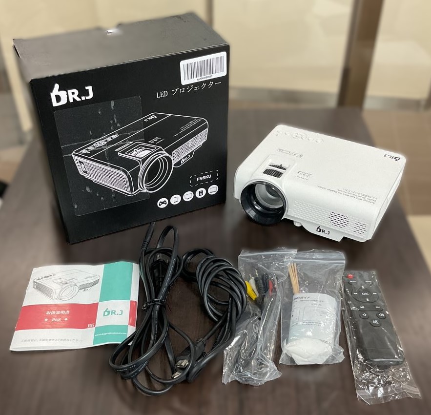 DR.J 小型プロジェクター ミニプロジェクター ホームプロジェクター LED P68 動作確認済