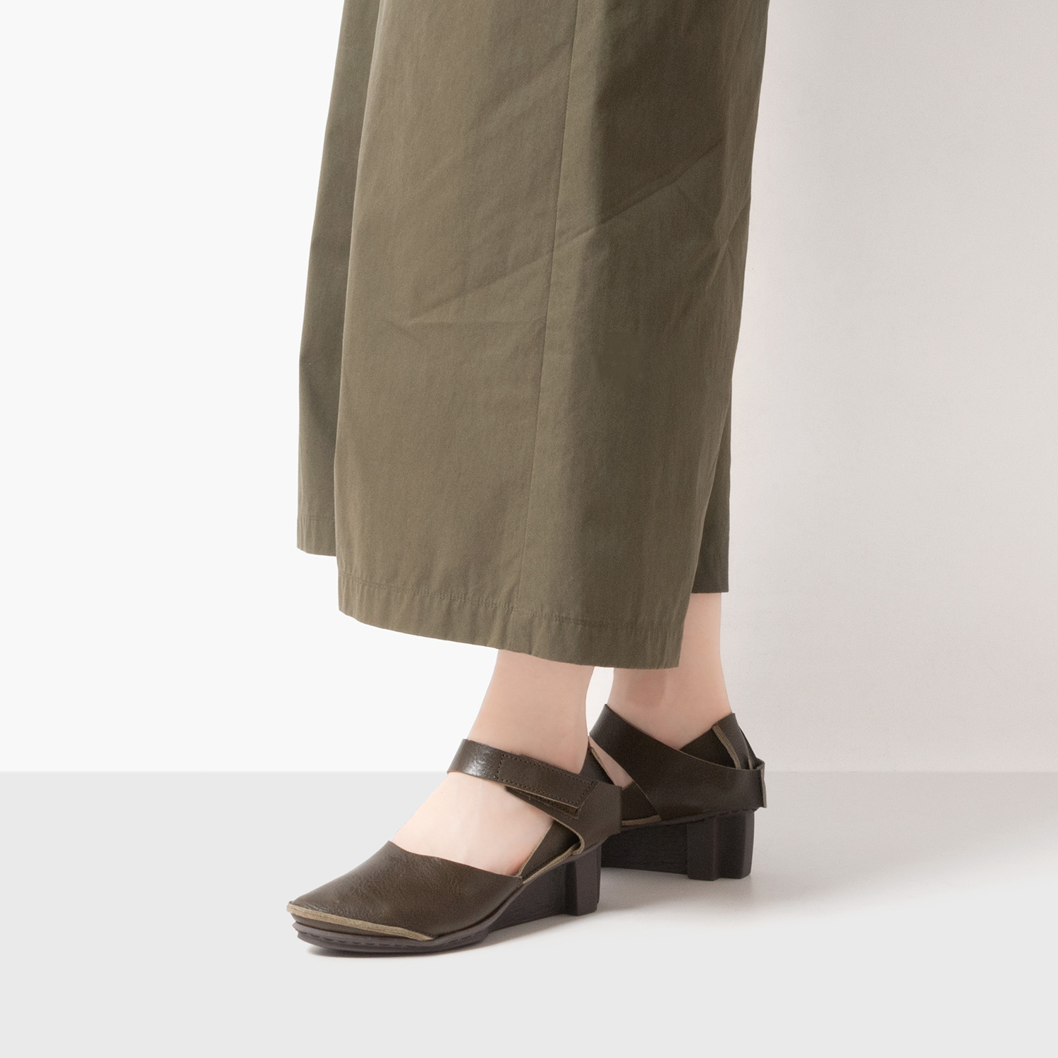 [trippen] Edel f ( khaki-lxp ) | KANEMAN E-STORE