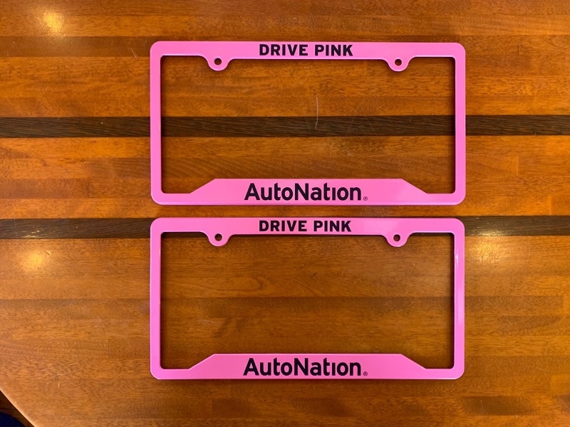 AutoNation Drive Pink ライセンスプレートフレーム/ナンバーフレーム | US & Hawaii GOODS ...