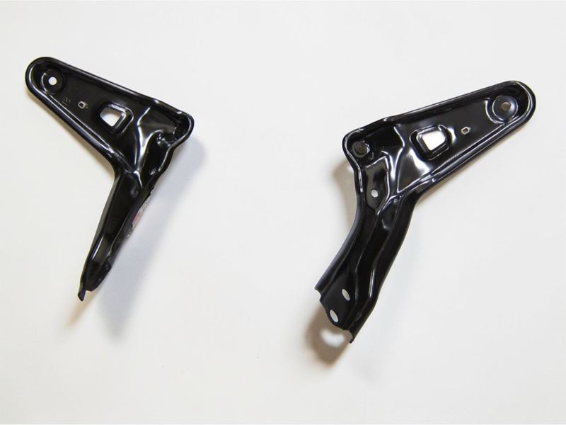 グリルマウントブラケット 53117-0C030--53118-0C030 タンドラ トヨタ純正部品 | トヨタ純正部品 | gpinnovation