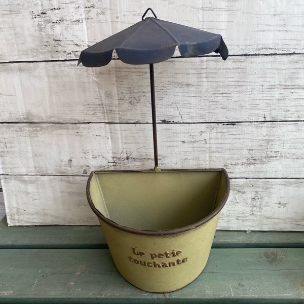 ブリキ アンブレラポット イエロー(UN1490）穴あきプランター /カントリー雑貨・ガーデニング・鉢・ジャンクガーデン・多肉植物・花 ...